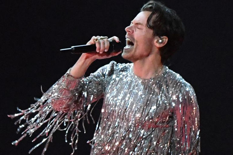 'The price of tickets is a joke, it would be cheaper to fly to Benidorm ...