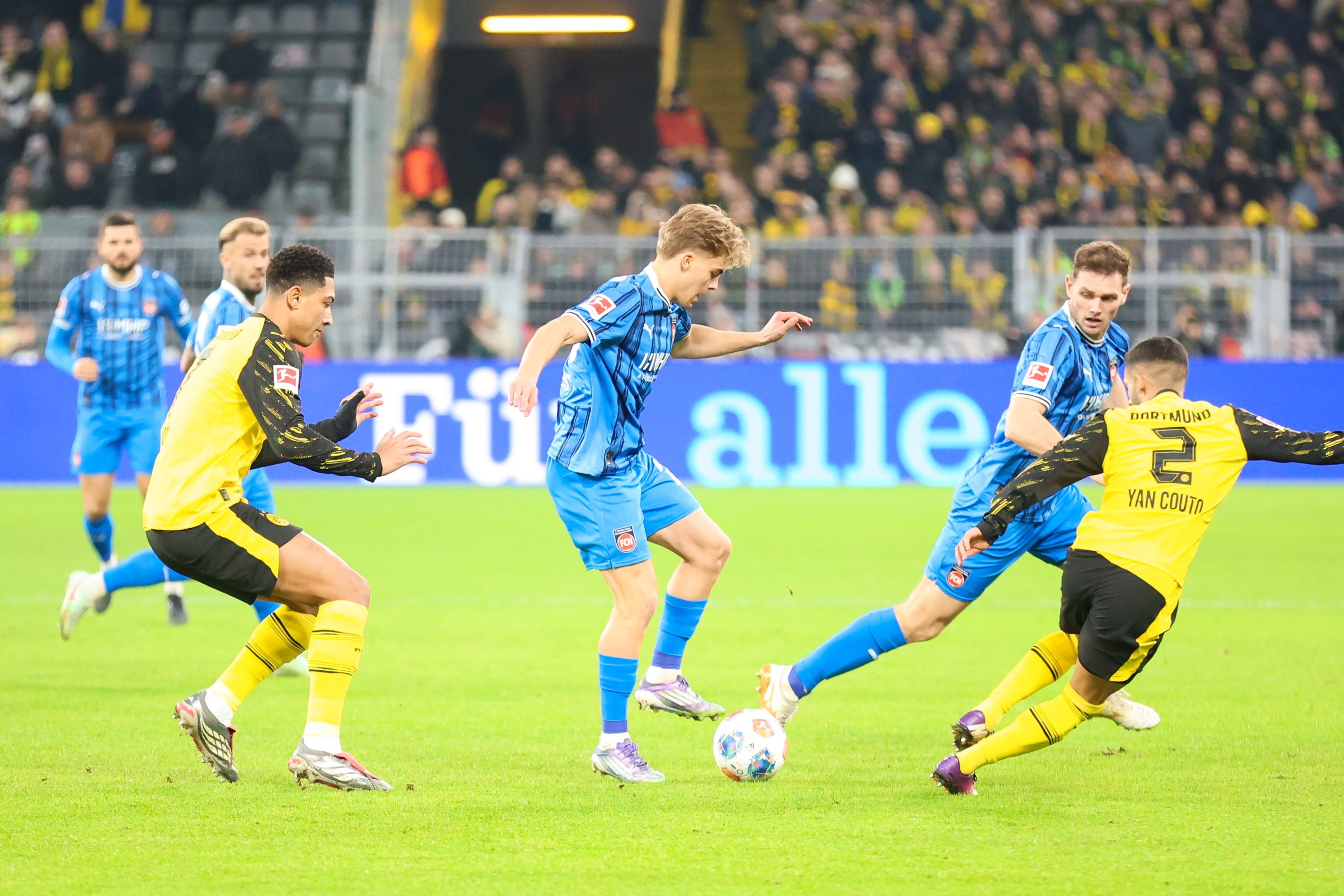 1. FC Heidenheim verliert 3:2 gegen Borussia Dortmund