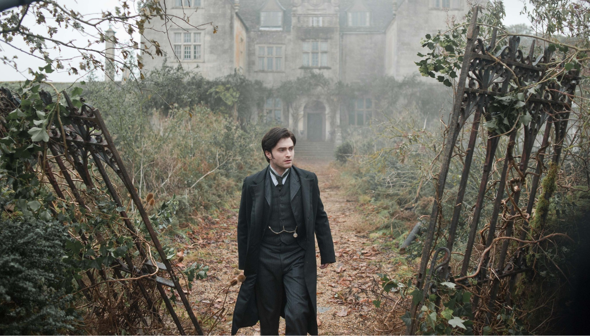 10 horror movies based on books that hit harder on screen