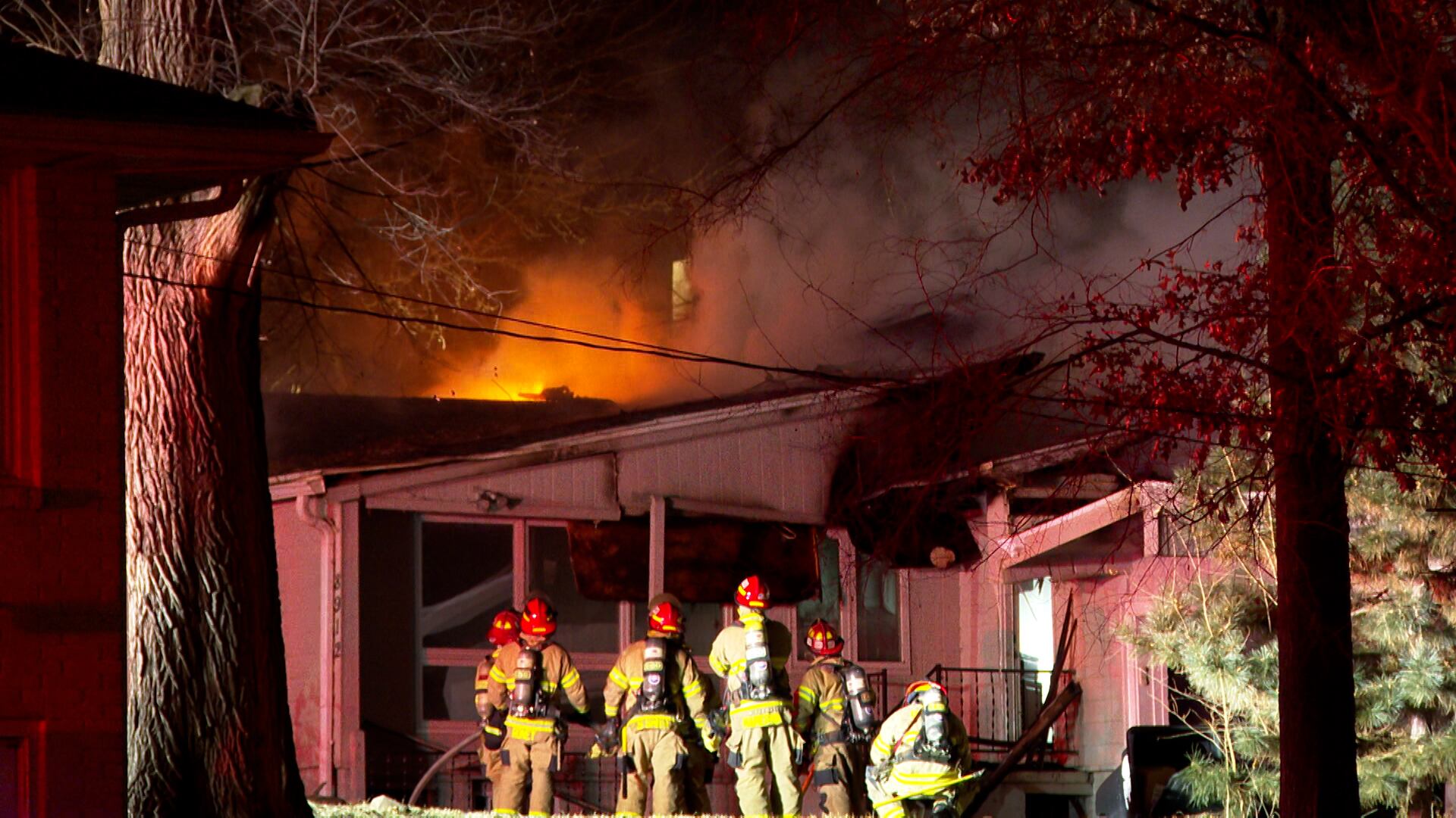 Crews respond to early morning house fire in Omaha