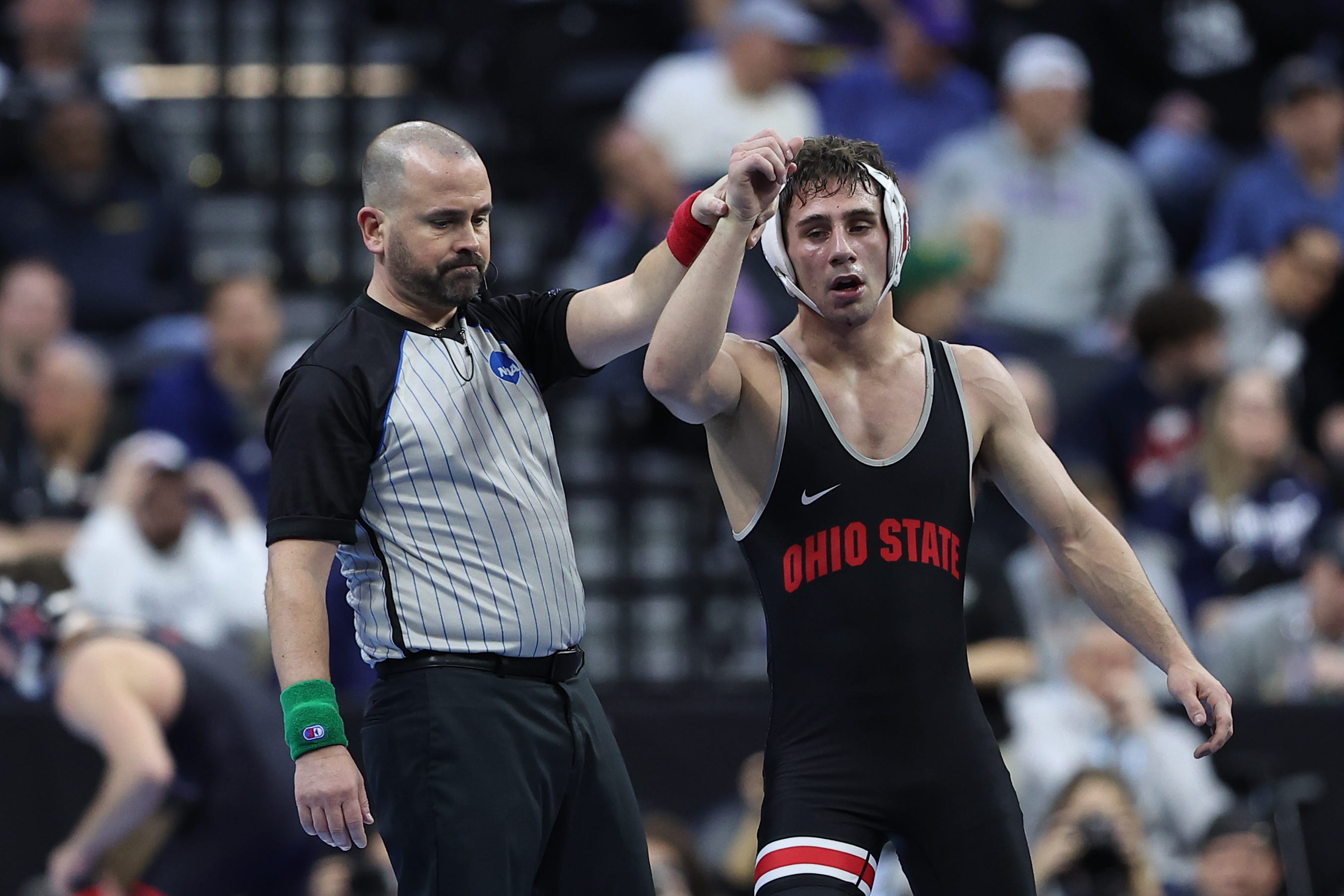 Ohio State wrestling gets off to fast start, beats No. 10 Michigan