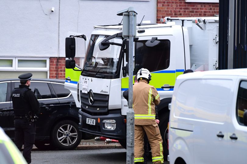 'Very loud' explosion heard after police evacuation