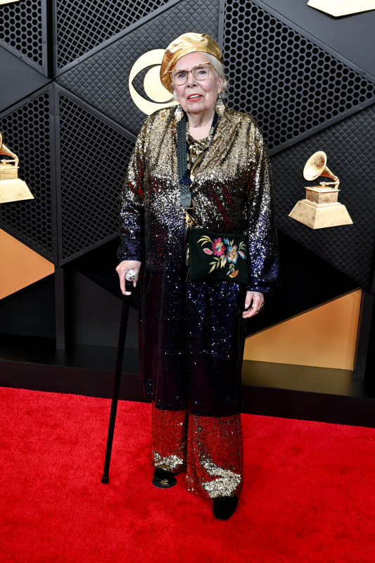 Joni Mitchell, 82, dazzles in sequin pantsuit at 2026 Grammy Awards