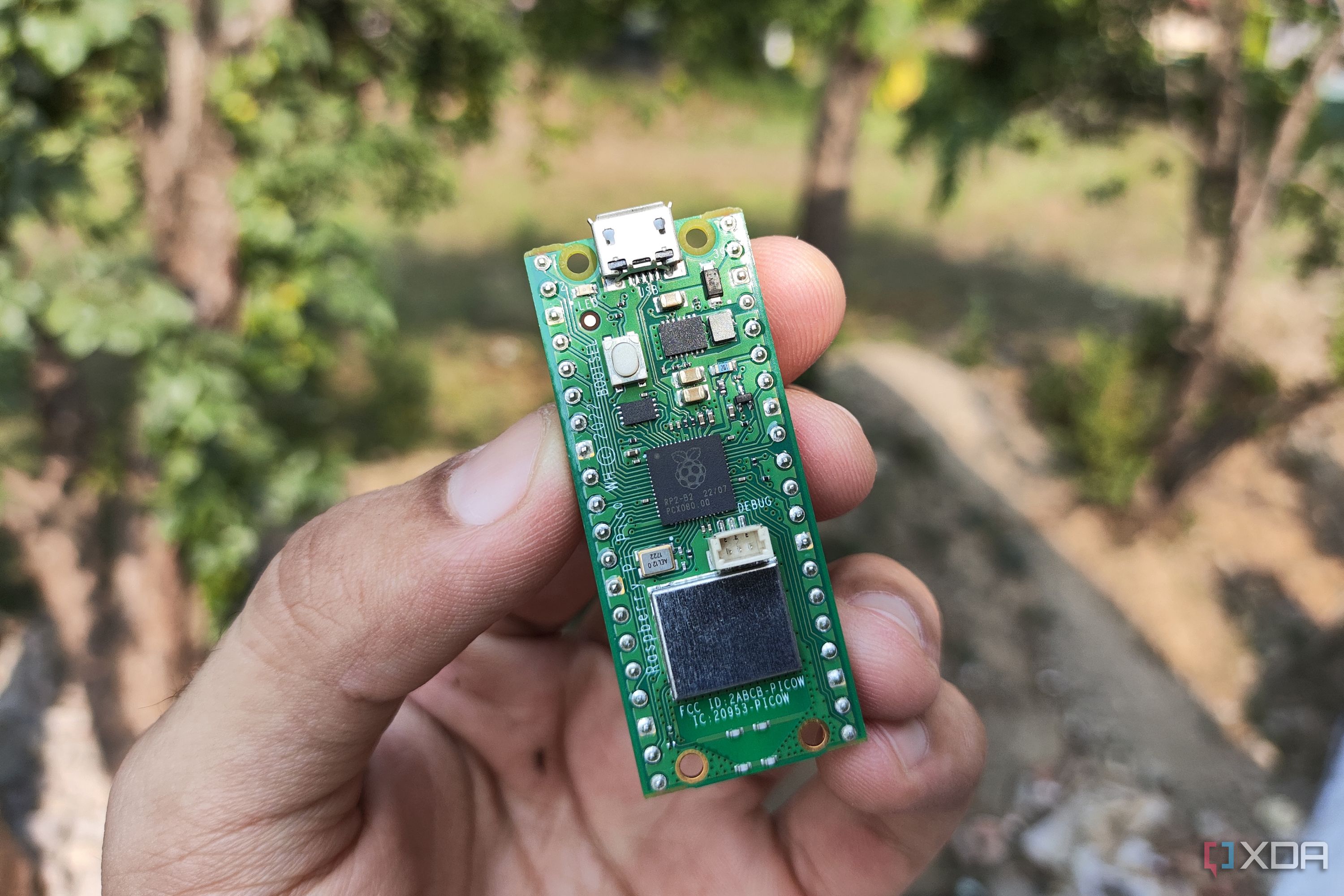 The Raspberry Pi Pico can do something the full Pi can't, and nobody ...