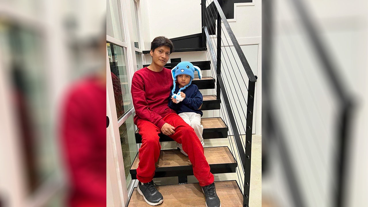 Live updates: ICE in Minnesota: Liam Ramos returns, federal officers ID ...