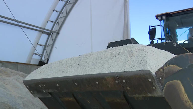 Milwaukee salt shortage; DNR urges residents to use less amid winter demand