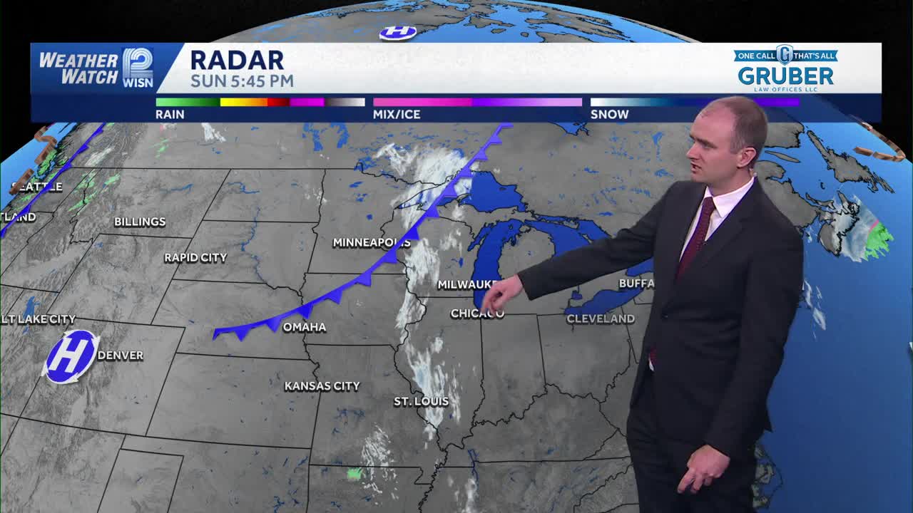 Weather: Tracking light snow overnight