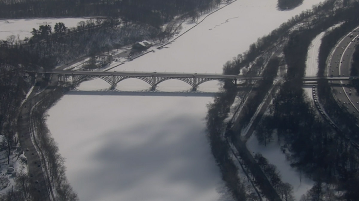 Philly officials urge people not to walk and skate on frozen rivers