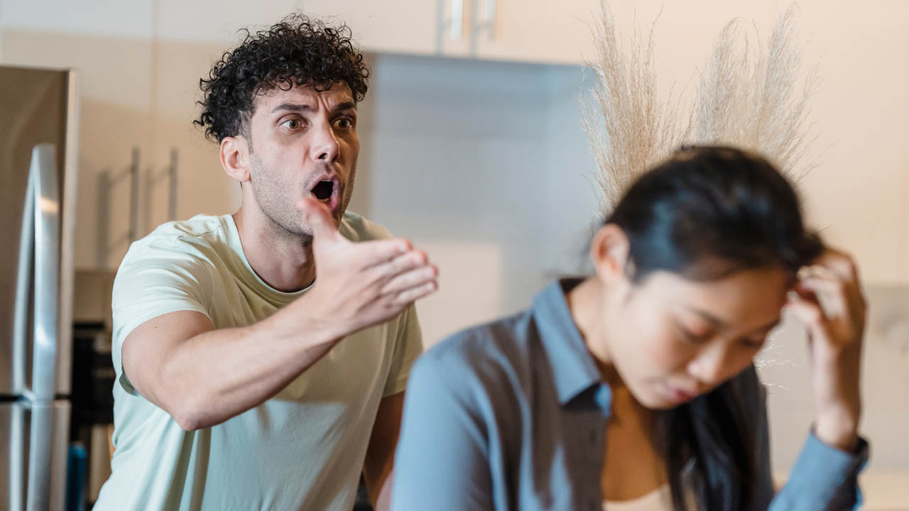 10 signs a man is emotionally immature without knowing it