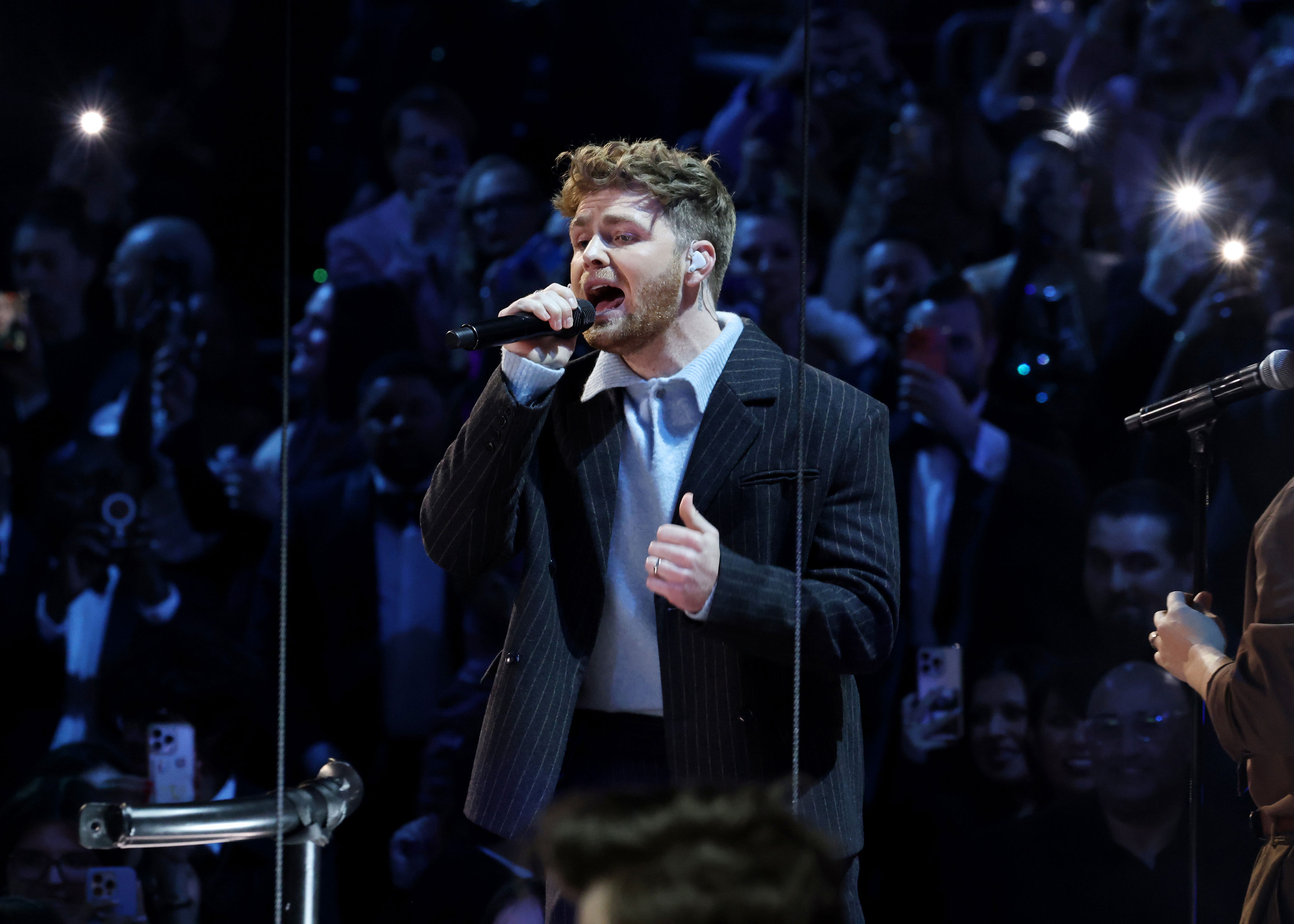 'Would only happen to me': Singer addresses major technical issue ...