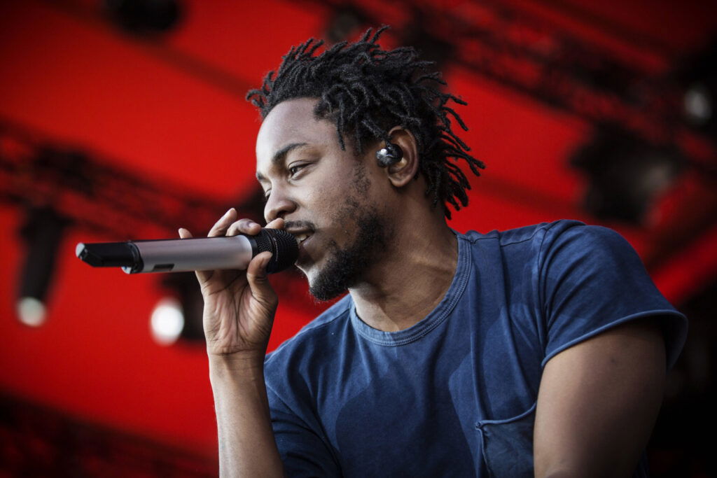 Kendrick Lamar flips bars into trophies, becomes hip-hop’s most ...
