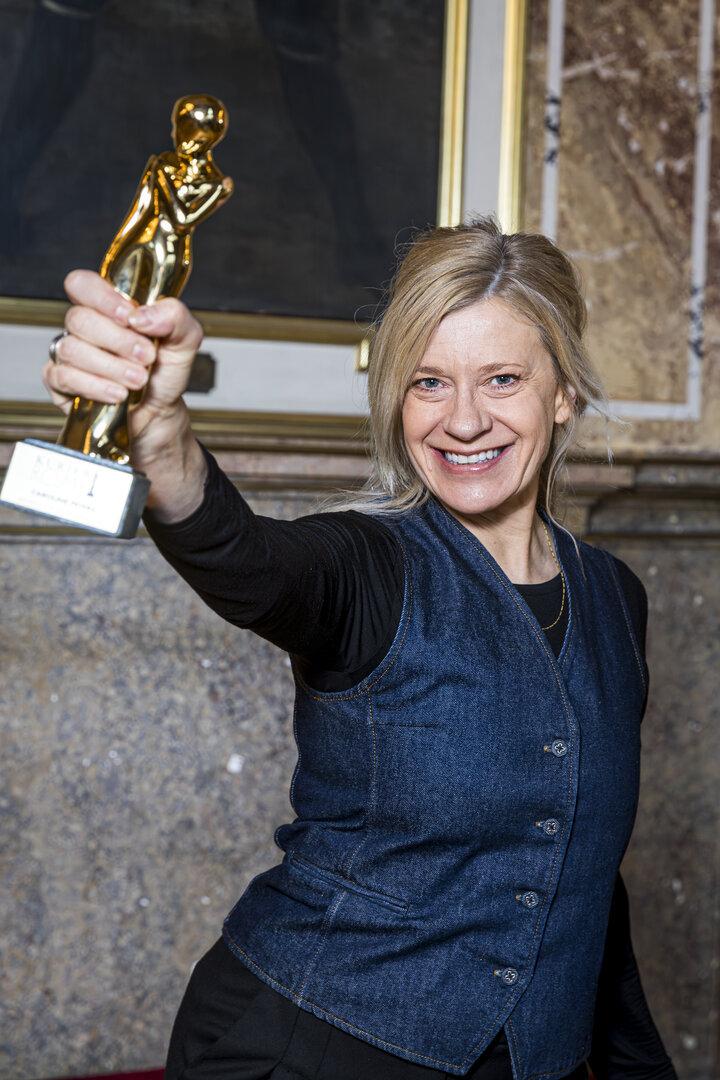 KURIER ROMY an Caroline Peters überreicht: Ein Mal Kitzbühel – und zurück