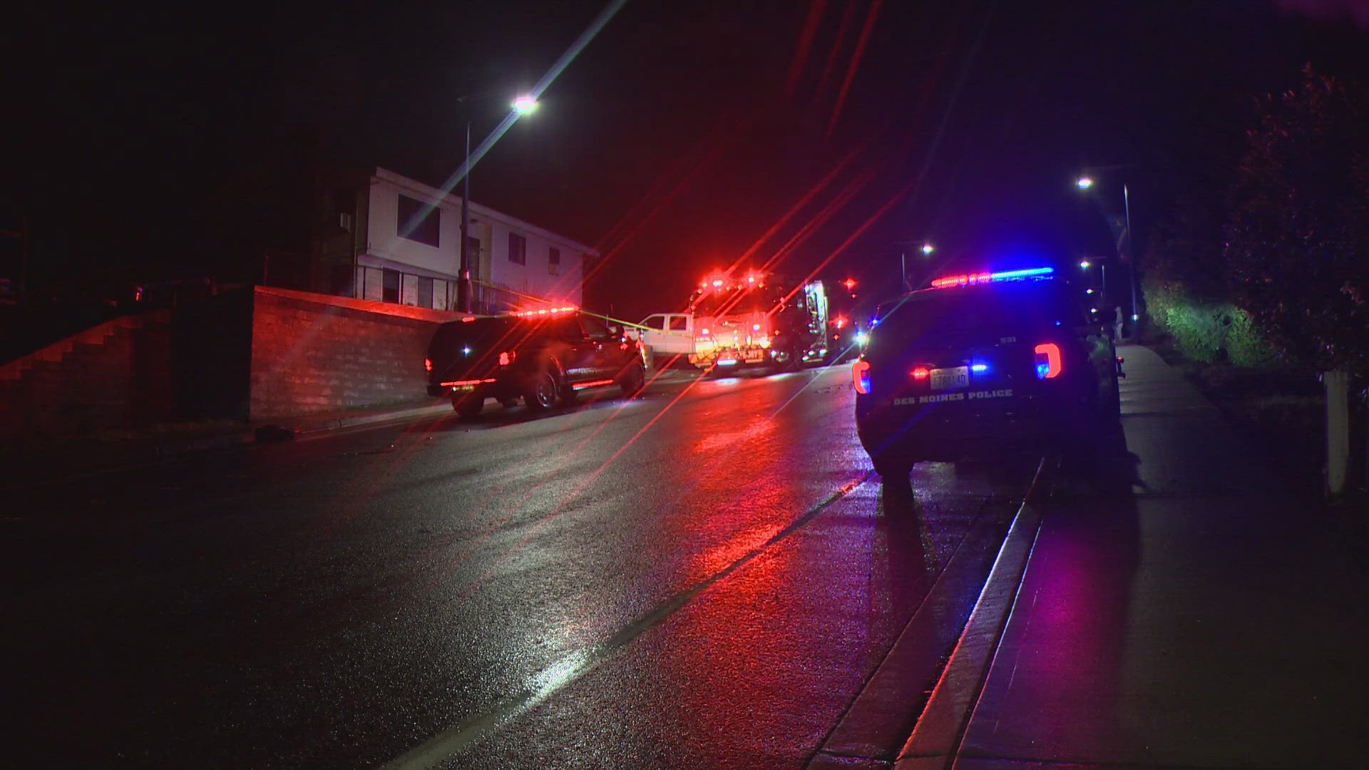 1 dead in Des Moines house fire