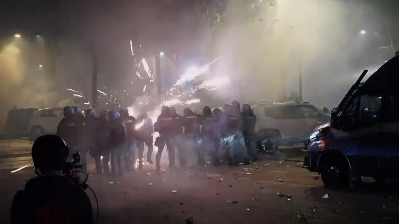 Protesters clash with police in Turin during demo against community ...