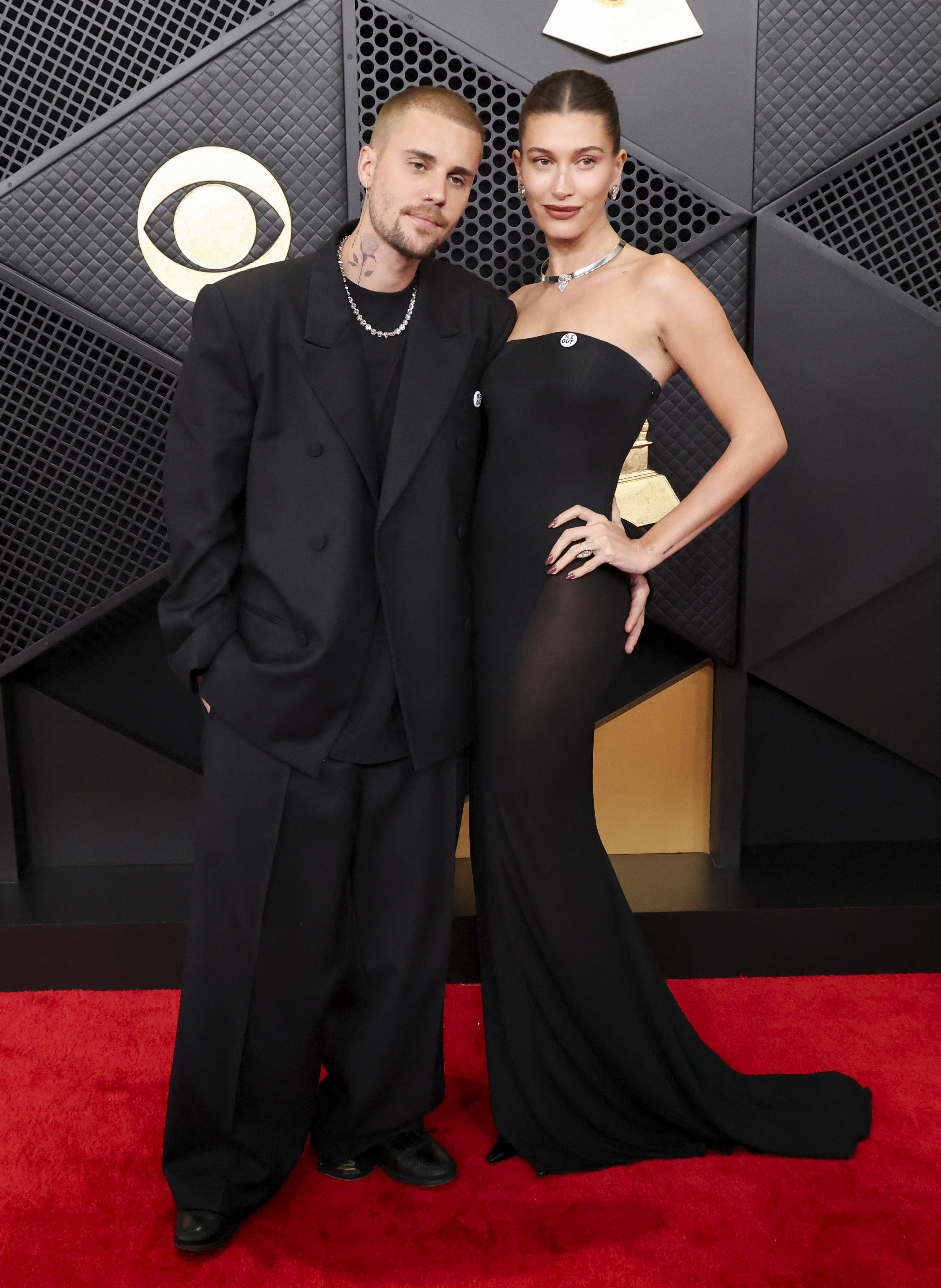Justin and Hailey Bieber coordinate in black and diamonds on Grammys ...