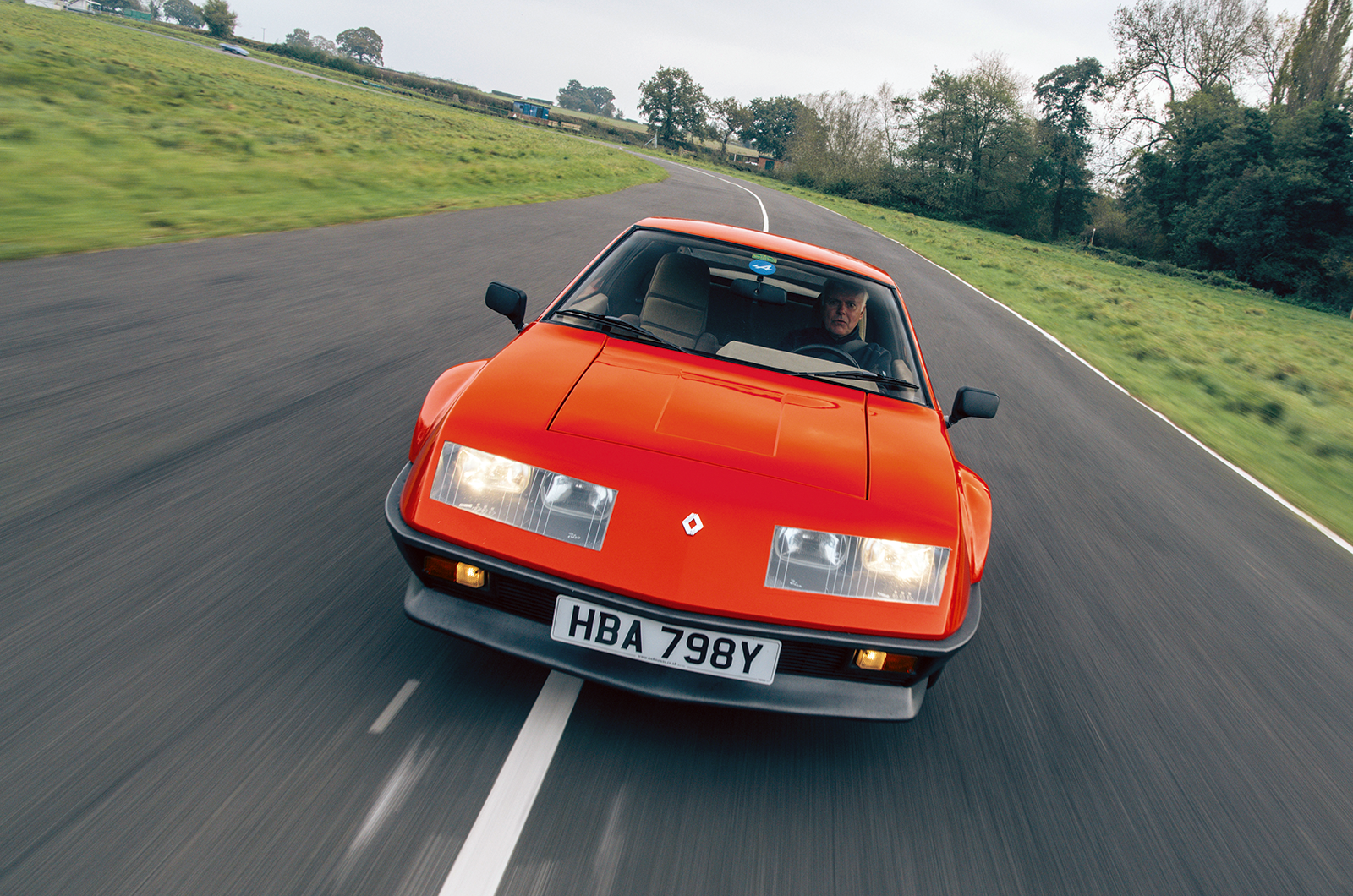 10 sporty glassfibre classic cars
