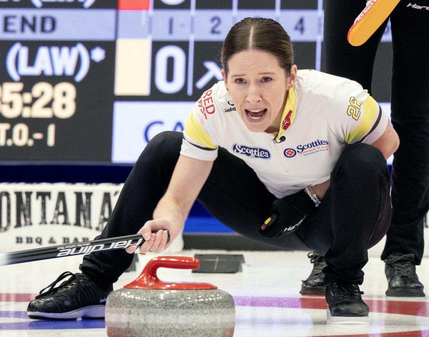 Canada's Kerri Einarson wins Scotties Tournament of Hearts in 11 ends
