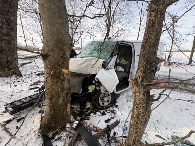 1 injured following 'serious' crash in Robertson County