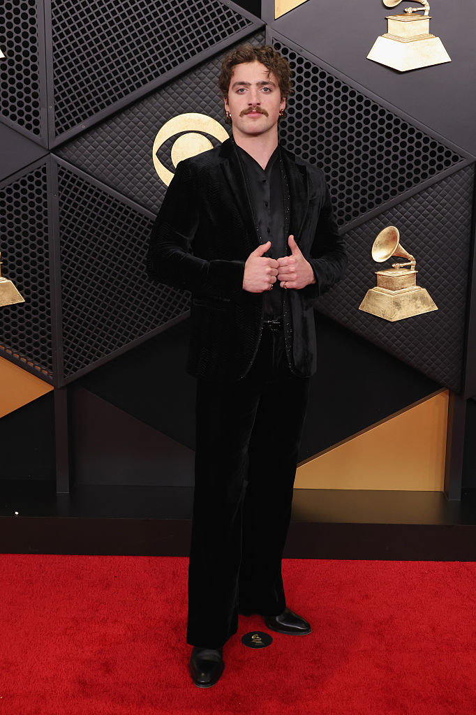 16 looks masculins aperçus aux Grammys 2026