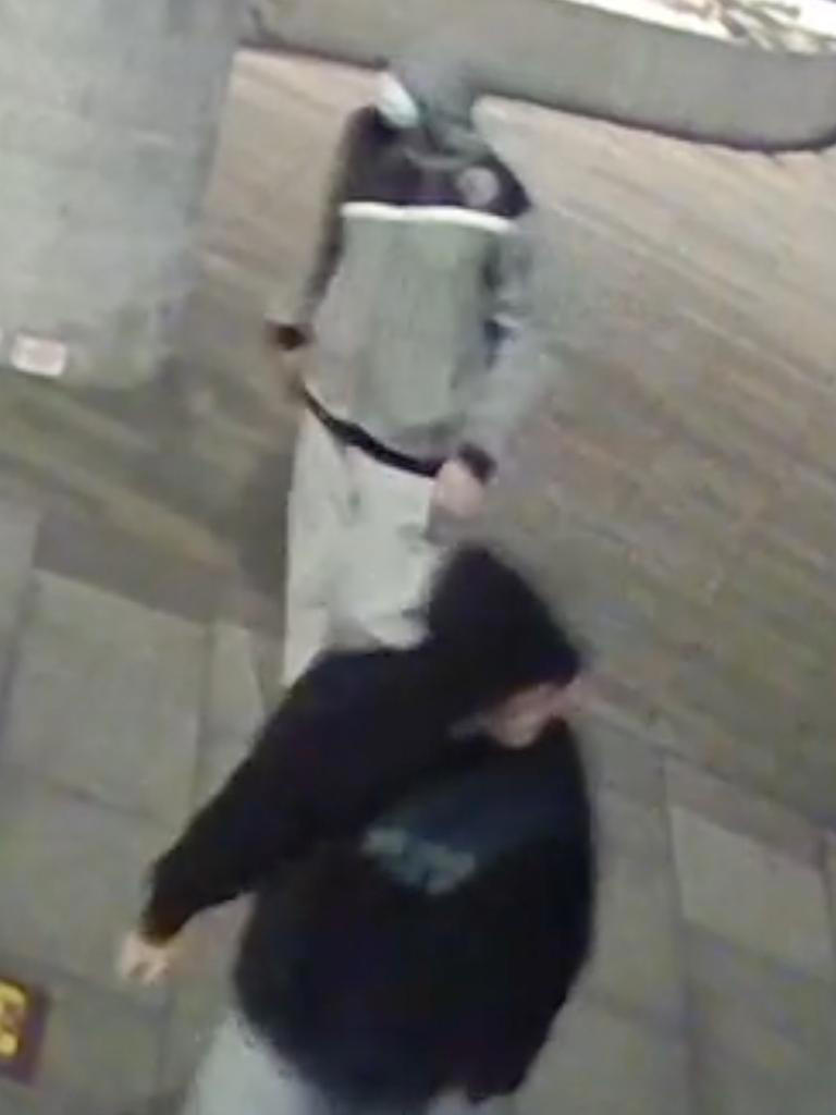 Clueless thieves take safe in bizarre robbery