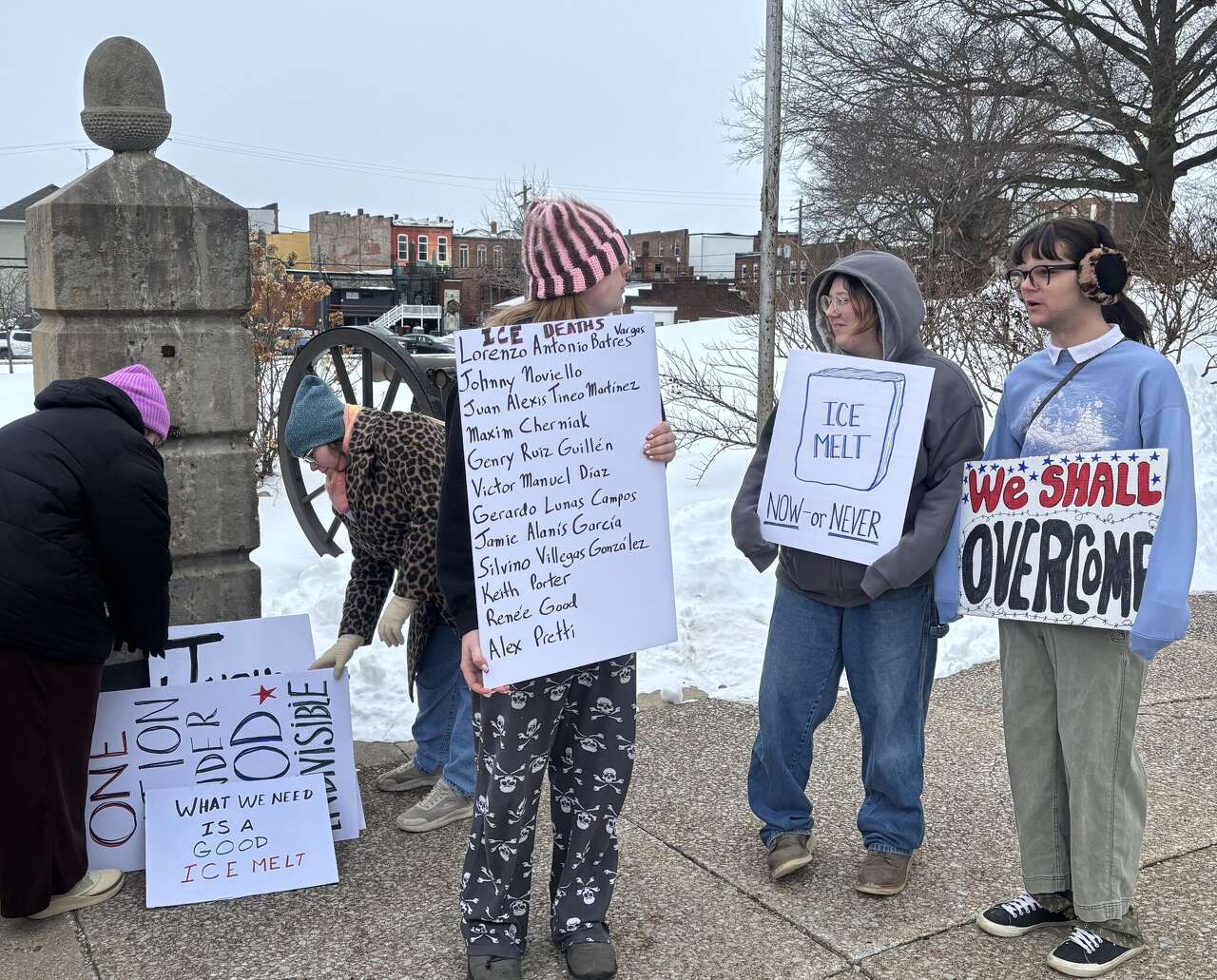 A vigil, Trump flags, and shouts of hate: What happened in Carlinville ...