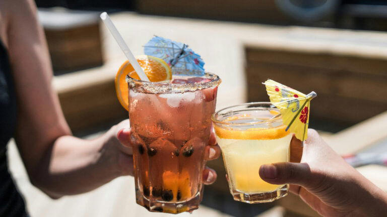 Steeds meer volwassenen in het Verenigd Koninkrijk drinken geen alcohol