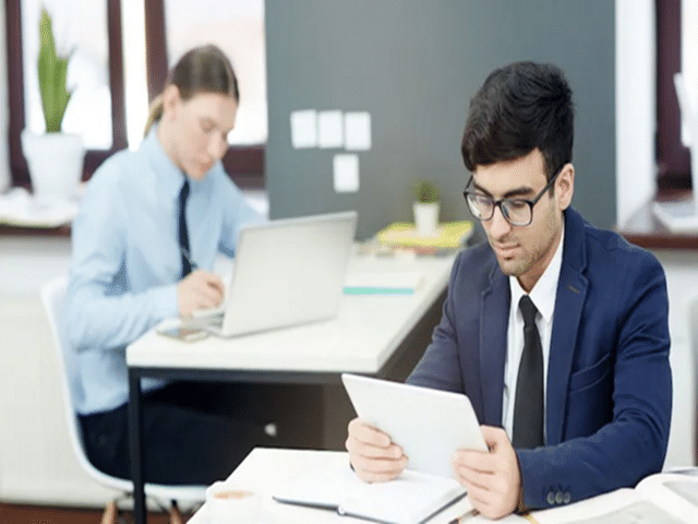 CA vs CS: What is the difference between CA and CS? Find out who gets a ...