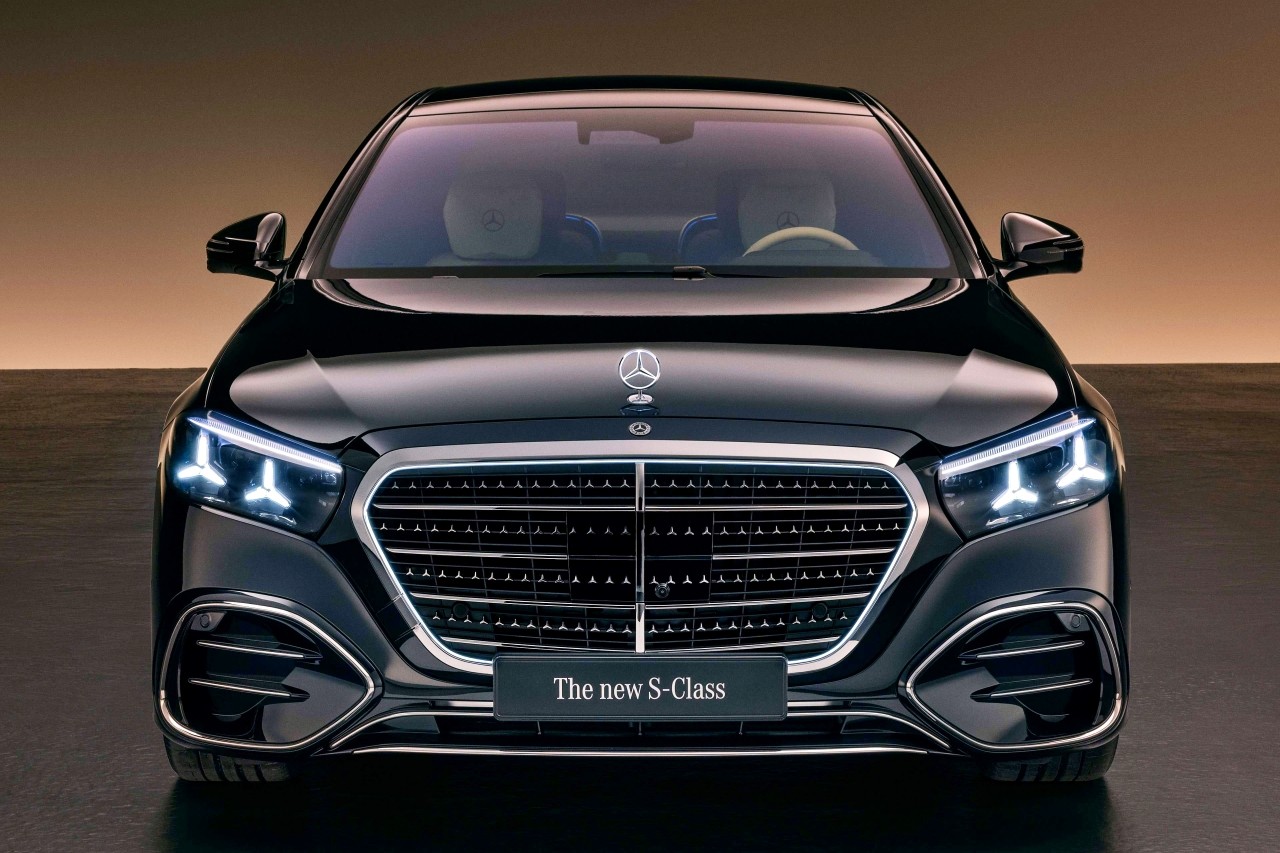 The 10-degree U-turn magic: How this massive limo just out-maneuvered ...