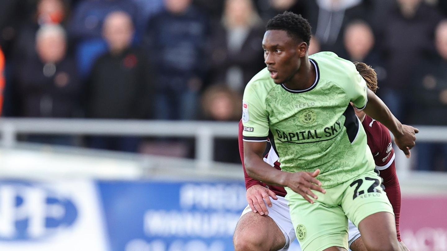 Midfielder Fanne joins Venezia from Luton Town