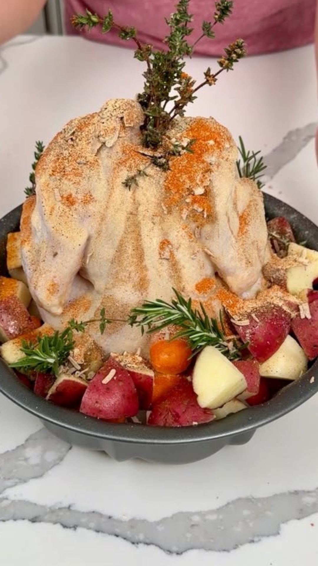 I tried the viral bundt pan chicken hack and didn’t expect it to be ...