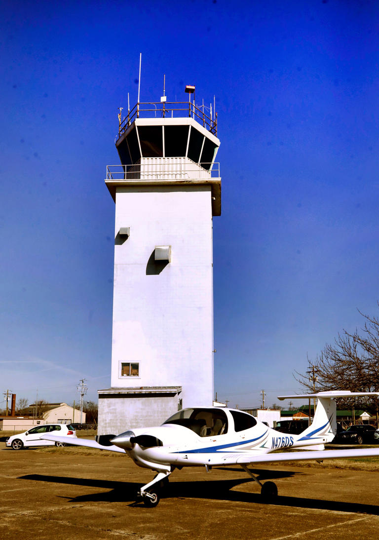 Smyrna Airport seeks $21.5M from Congress to replace air traffic ...