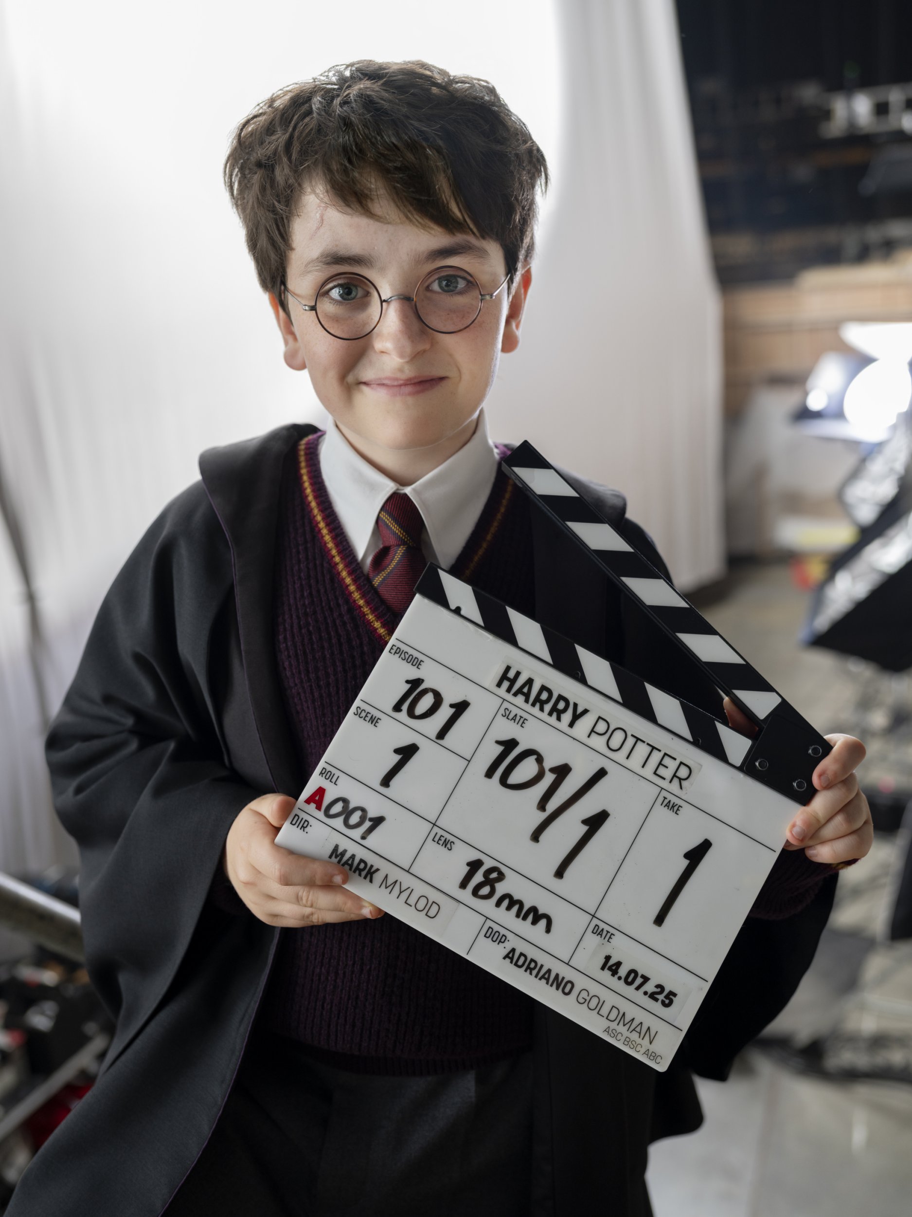 Netflix pull out of Warner Bros deal after £82,000,000,000 Paramount ...