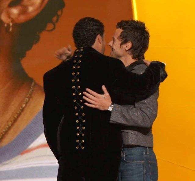 Harry Styles makes understated fashion statement in Dior at the Grammys ...