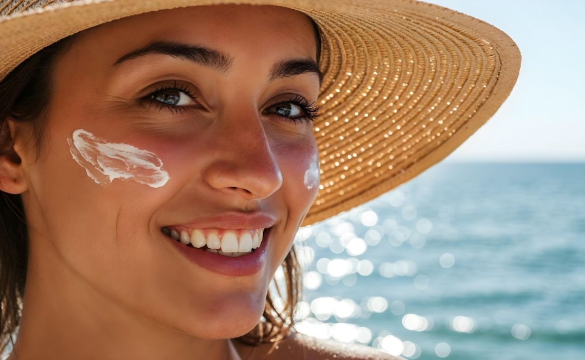 How much sunscreen should you apply on your face and neck? A Delhi ...