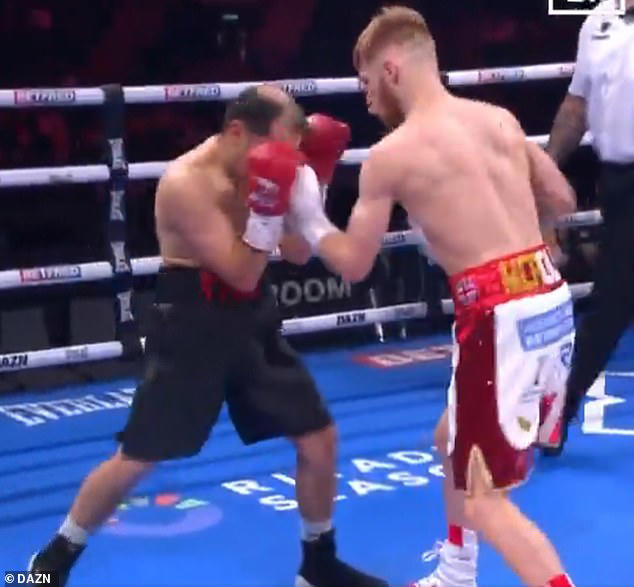 Boxing mismatch goes viral as fans are left shocked as 28-year-old ...