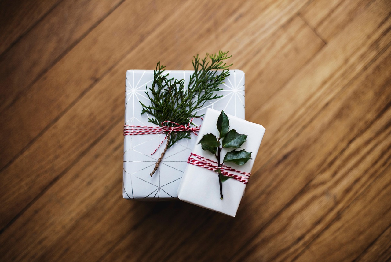 10 small gestures that mean the world to your aging parents