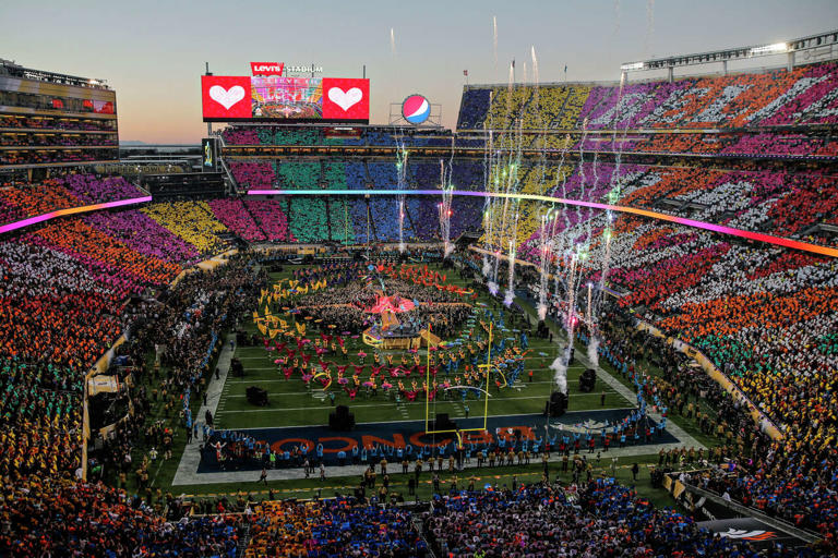 Super Bowl LX arrives in the Bay Area as America's political tensions ...