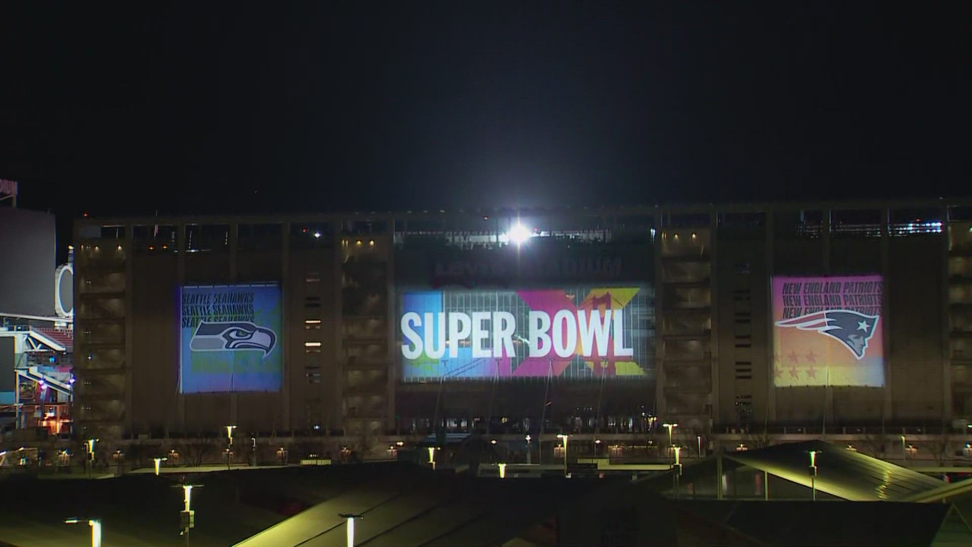 Seahawks arrive in Santa Clara