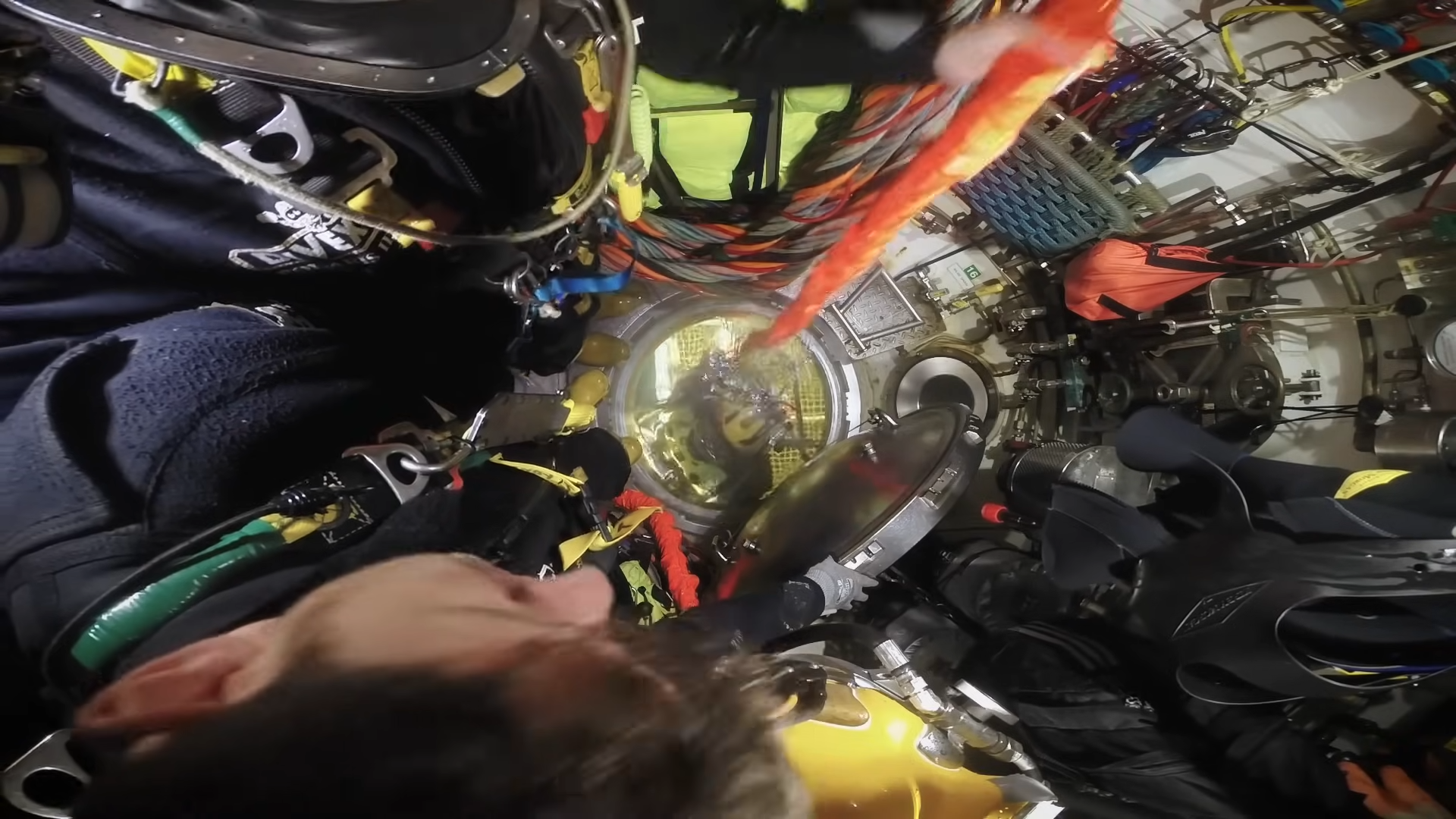 How this diver survived a sudden underwater disaster