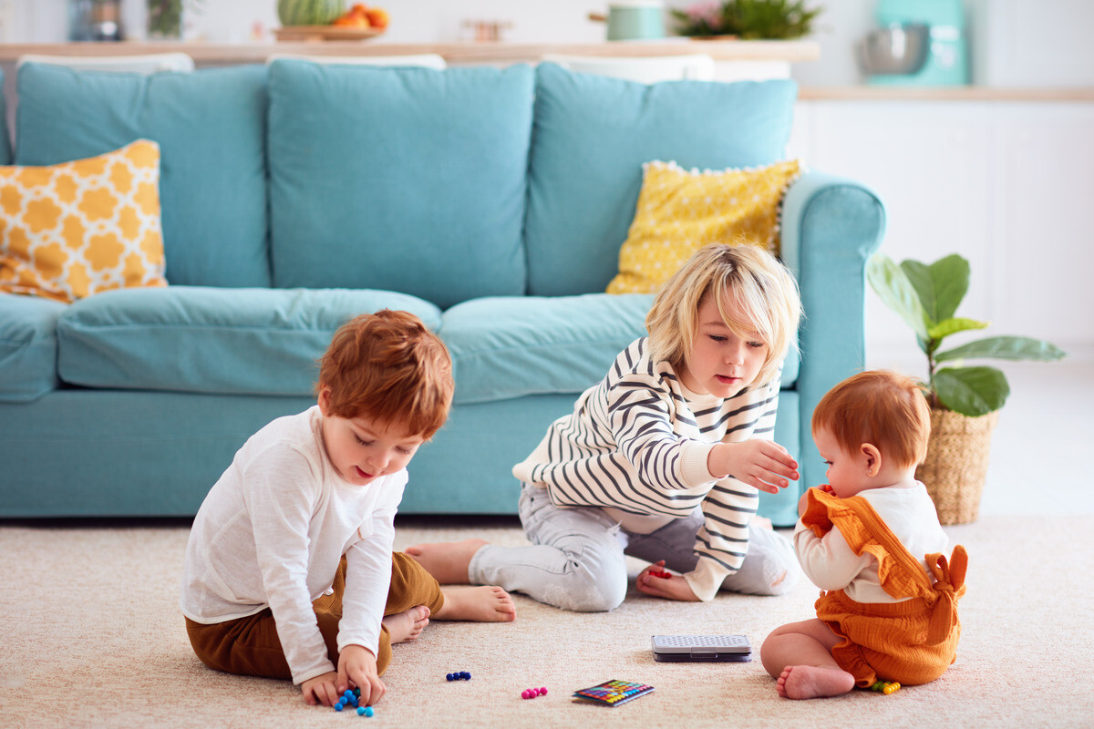 Selon une étude, les enfants du milieu auraient ce trait de ...