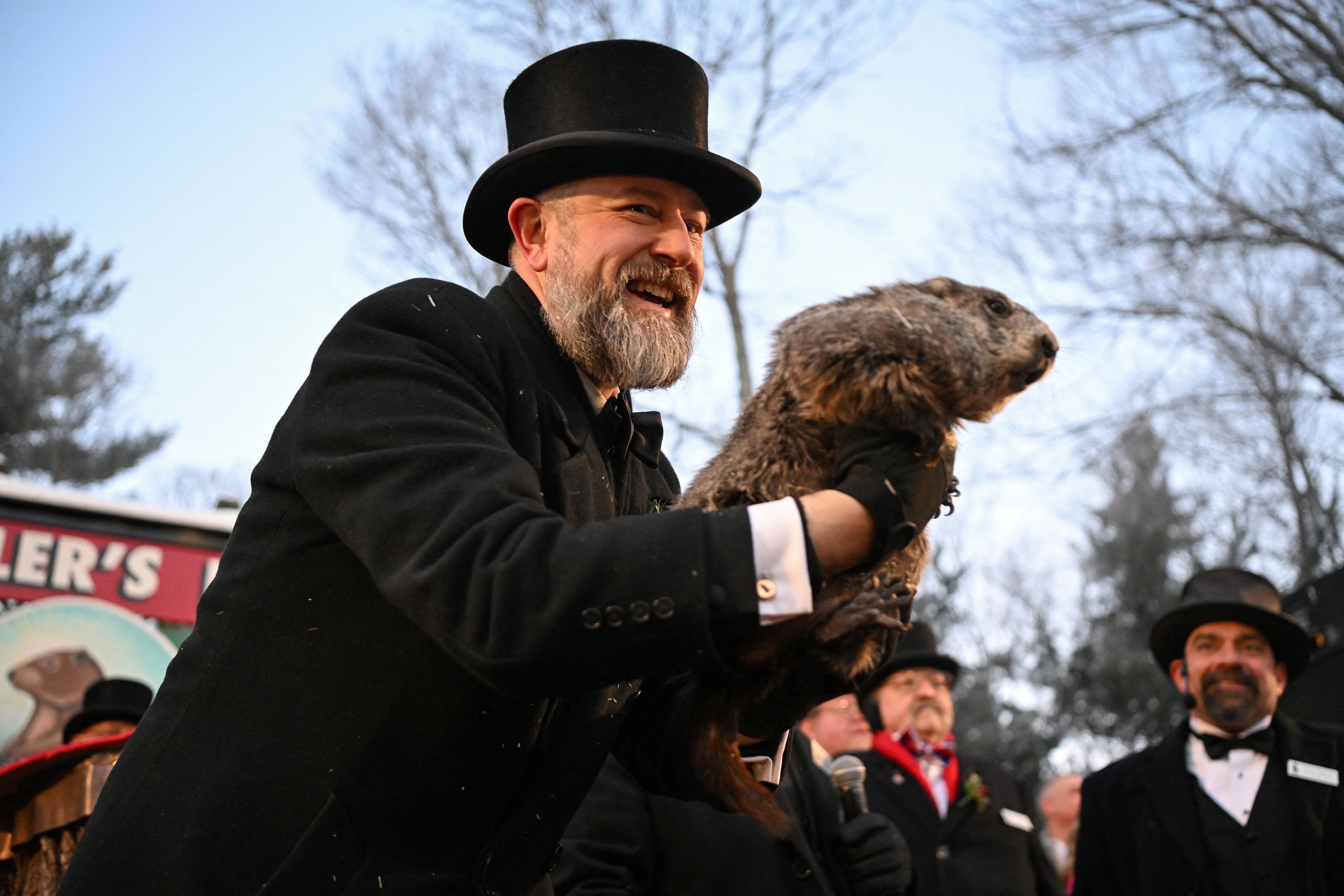 How do Groundhog Day predictions compare to Tennessee spring forecasts?