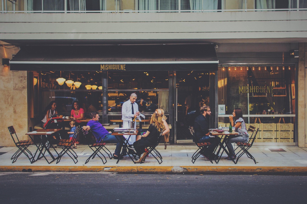 Restaurant servers notice these 10 things about you the moment you sit down