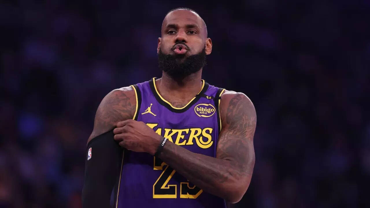 “I’ll never play again”: LeBron James drops another hint at potential ...