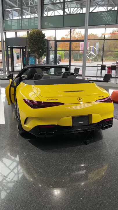 This Mercedes-AMG SL 63 shows off its V8 exhaust note
