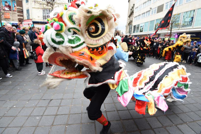 How to write Happy New Year in Mandarin and Cantonese for Chinese New ...