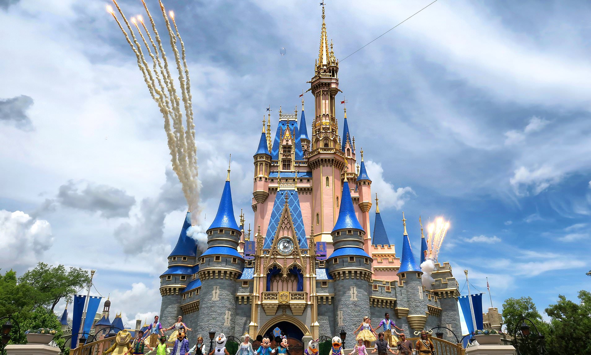 Disney warns falling US tourist numbers will hit theme parks business