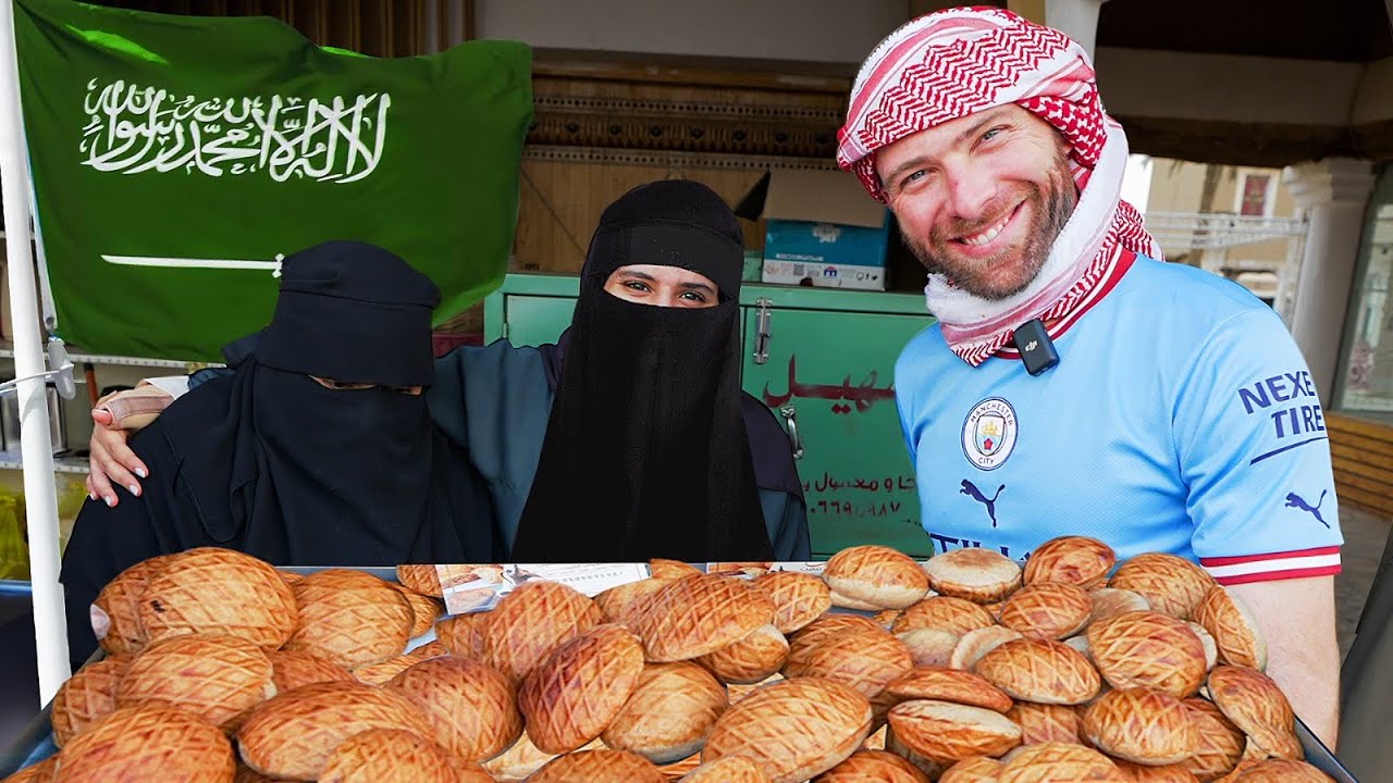 Saudi Arabia food tour! The biggest camel market in the world! 🇸🇦