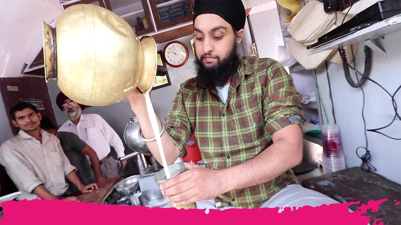 Buttery Punjabi Indian street food breakfast tour | Amritsar, India