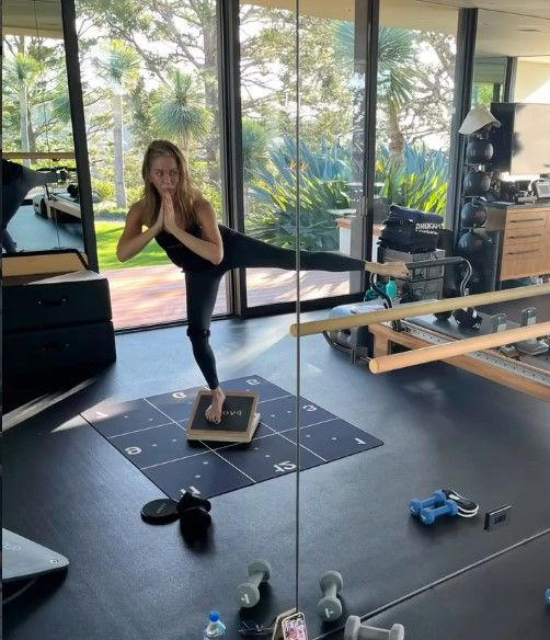 Jennifer Aniston's 'serene' sun deck at $21m Bel Air home is a tropical ...