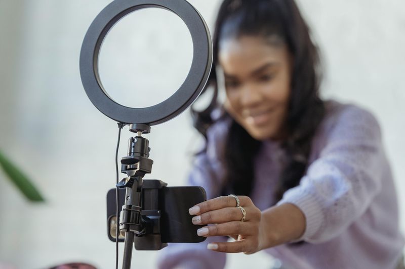 12 side hustles that sound fun but don't pay (and better alternatives)